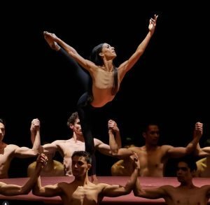 Elisa Carrillo Cabrera: La Primera Bailarina Mexicana que Conquistó el ...